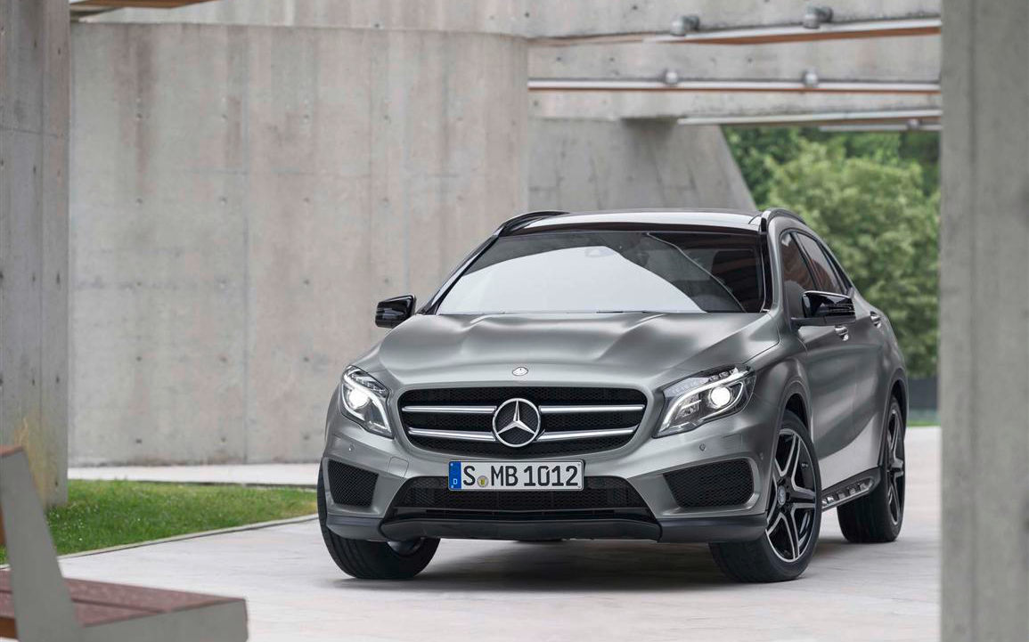 Mercedes-Benz GLA-Class AMG GLA45 4MATIC 2017 | SUV Drive